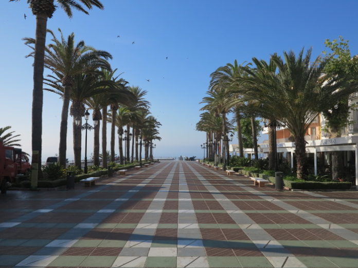 Balcon de Europa: Die Aussichtsplattform mit tollem Blick auf das ...